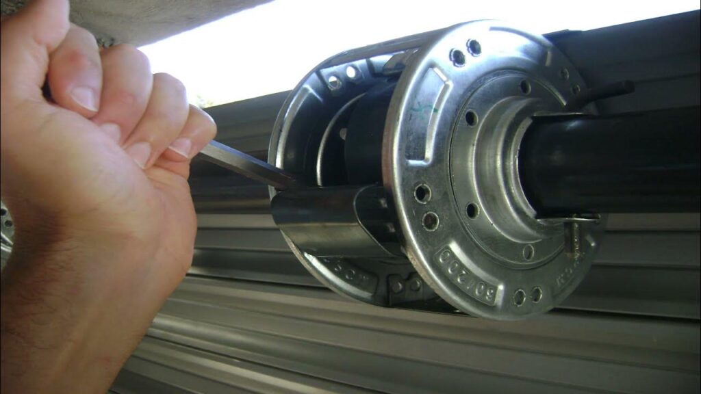 Remplacer ressort rideau métallique : Comment faire