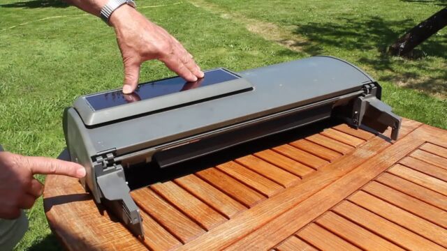 Comment changer batterie de volet solaire velux ? | Étapes à suivre